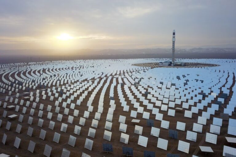 El Sol: El Motor de la Producción de Sal | Sistemas Solares en Argentina