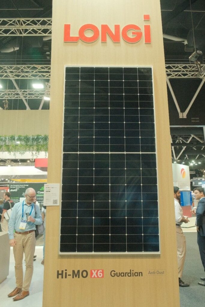 Jinko vs. LONGi: ¿Qué panel solar es mejor? | Sistemas Solares en Argentina